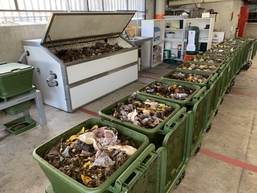 Commercial scale multi-bin worm farm systems - Wormlovers worm farms