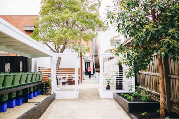 Commercial scale multi-bin worm farm systems - Wormlovers worm farms